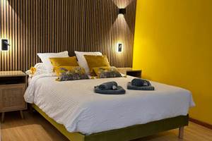 CHAMBRE ARKAS (petite suite avec terrasse) - LA MAISON DES ETOILES ...