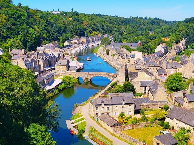 "Incontournables à Visiter : Votre Guide Régional." - LA VALLEE DU ...