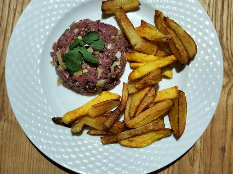La table d'hôtes - A l'ombre bleue du figuier - AILHON - FRANCE